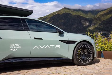 ขายไทยปลายปีนี้คาดเริ่ม 1 8 ล้านบาท Avatr 12 ซีดานไฟฟ้า 700 กม ชาร์จ Cltc รถใหม่วันนี้ ข่าว