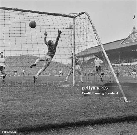British Footballer David Gaskell Manchester United Goalkeeper Dives News Photo Getty Images