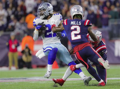 Patriots Sign Running Back Ezekiel Elliott