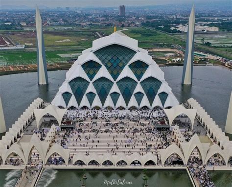 Wisata Religi Masjid Al Jabbar Ikon Baru Kota Bandung Dan Provinsi Jawa Barat Tunas Hijau Id