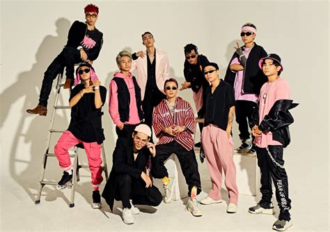 Binz Và 9 Thí Sinh Rap Việt Tung Bộ ảnh Concept đen Hồng Cực Chất Vovvn