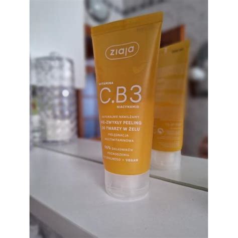 Ziaja Naturalnie Nawilżamy C B3 Niacynamid Nie zwykły peeling do