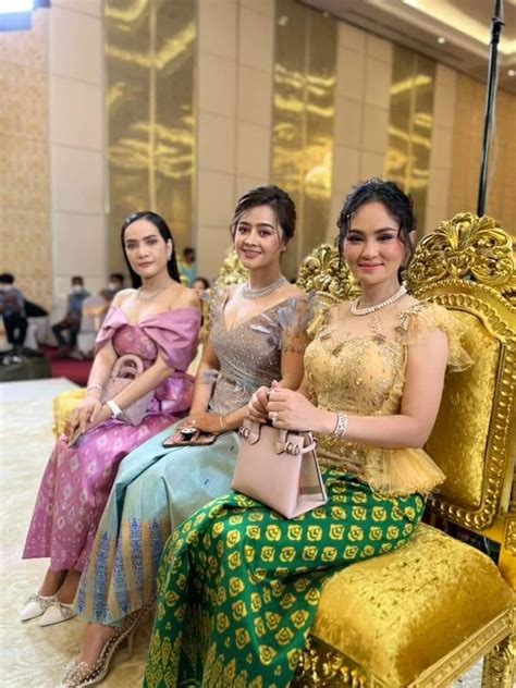 ព័ត៌មាន នឹង កំសាន្ត Facebook