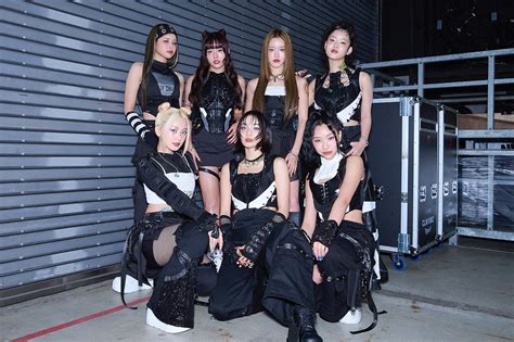 【ライブレポート】xg、国内初の単独有観客ライブがファン大合唱＆大熱狂のプレミアムライブに 画像一覧（37） The First Times