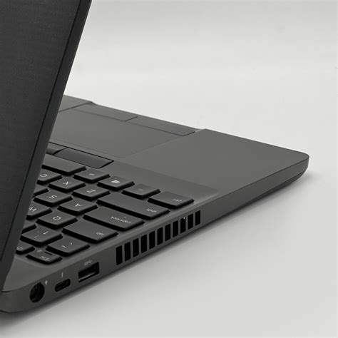 لپتاپ Dell Precision 3541 فروشگاه Istock