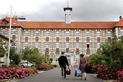 Un Adolescent Scolarisé Au Lycée Henri Brisson Décède Happé Par Un