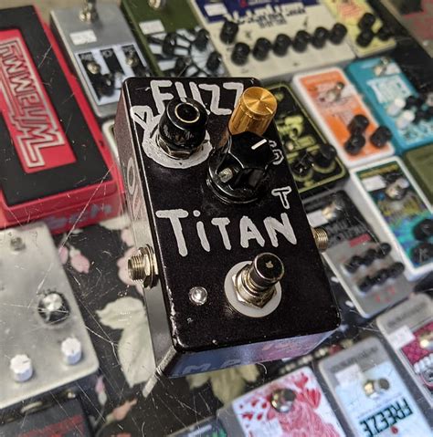 Custom Fuzz Titan 3 Transistor Fuzz Reverb