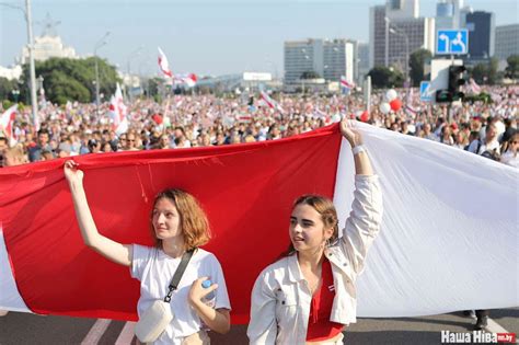 У Білорусі штрафуватимуть за використання національних біло червоно