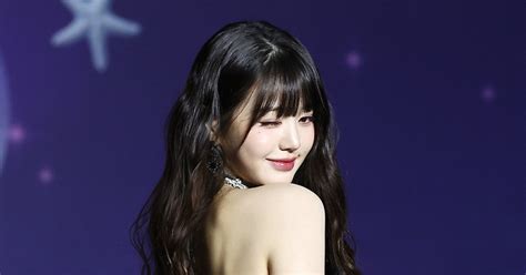 [포토] 장원영 너무 짧은 핫팬츠