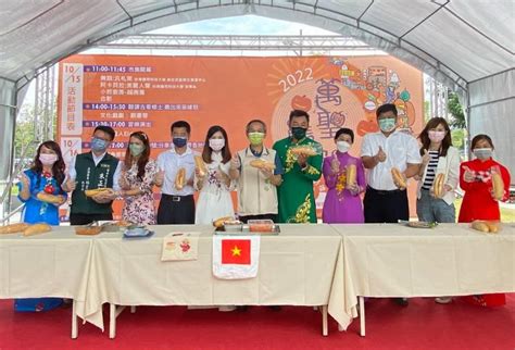 臺南青農市集展售在總圖 黃偉哲邀請大家來選購臺南各區特色農產品