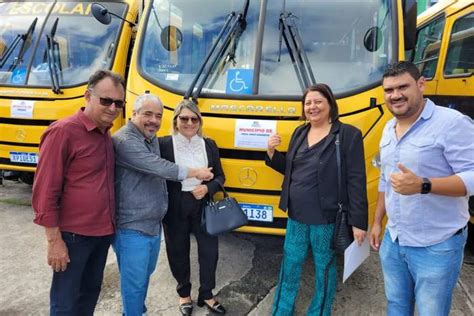 Informativo De Mandato Com Ônibus Escolar Fabrício Falcão Reforça A