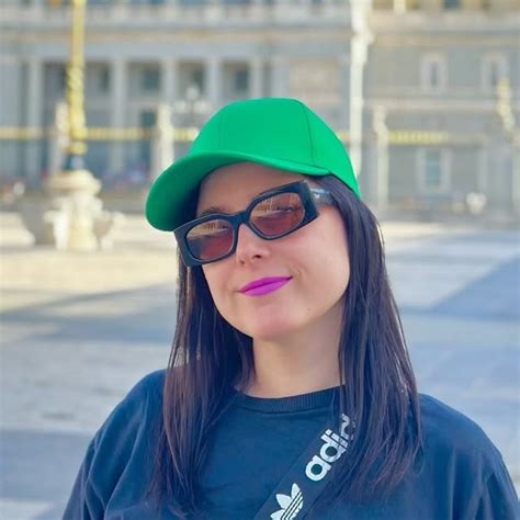 Lari Lari Lari E Threads Say More