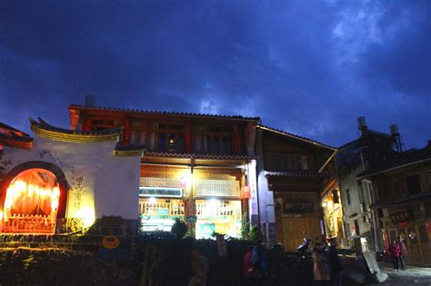 云南腾冲和顺古镇的夜景