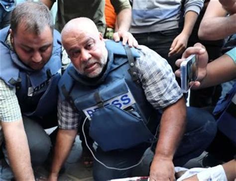 وصول وائل دحدوح لمصر في طريقه للعلاج خبر في الفن
