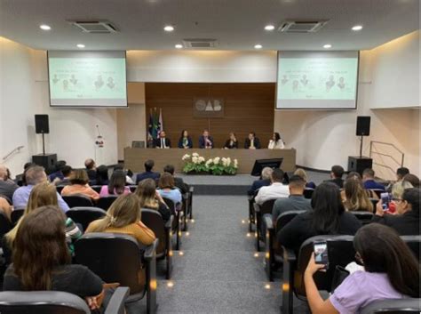 Esa Oab Pe Oferece Bolsa De Estudo Para Curso Em Portugal Sobre Direito