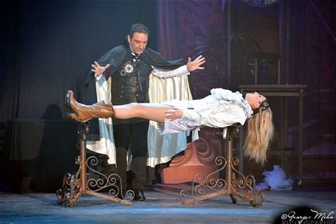 Le Passage Dans Le Magic Show Steampunk Retro Temporis