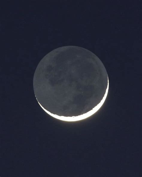 Isfahan0913instagram On Pinno 🌱😍 شبهای زیبای اصفهان و هلال ماه در گوشه