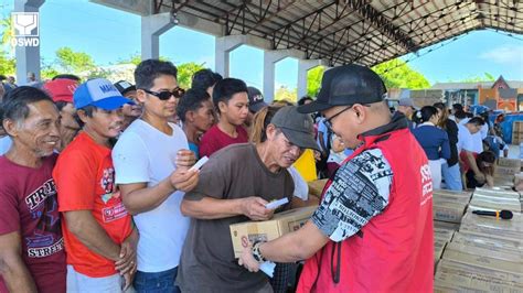 Pamilya Ng Mga Mangingisda Sa Bicol Region Nahatiran Na Ng Tulong Ng