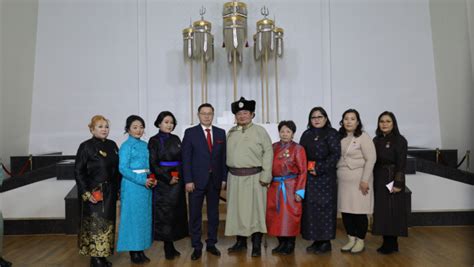 Сүхбаатар аймгийн баялаг бүтээгчдийн төлөөлөлд төрийн дээд одон медаль хүртээв