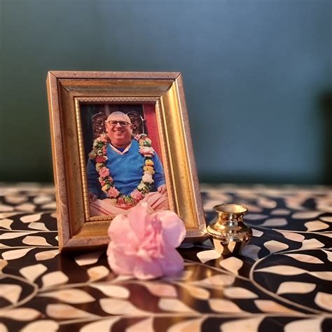 Como Montar Seu Altar Em Casa No Caminho 3T Giridhari Das