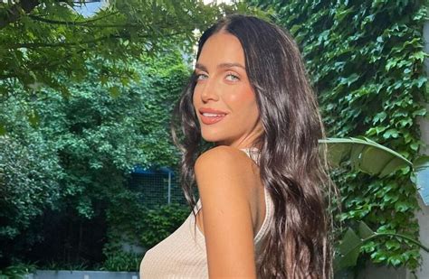 El Conjunto De Ropa Interior Color Hueso De Zaira Nara Que Causa Furor