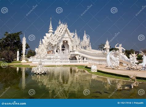 Weißer Tempel in Chiang Rai Stockfoto Bild von kunst frisch 19217918