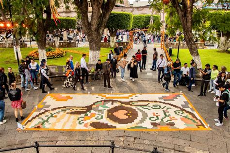 Morelia Sigue Viviendo Día De Muertos Hoy Habrá Con Pan Con Chocolate Y Pirekuas
