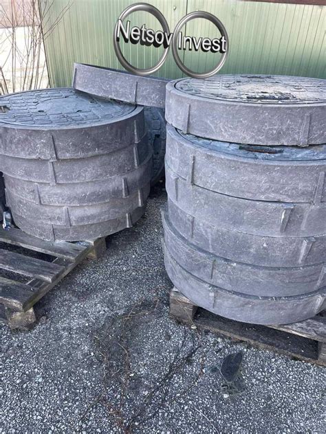 Продавам решетки и капаци от пвц Строителни материали Варна Капаци 14 броя цена 70 лв