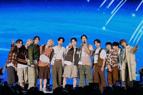 세븐틴 디즈니 연말 특집무대 출연k팝 아티스트 최초