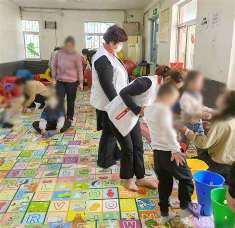 心系“星童” 百年人寿威海中支爱在春苗雨露康复中心关爱活动儿童