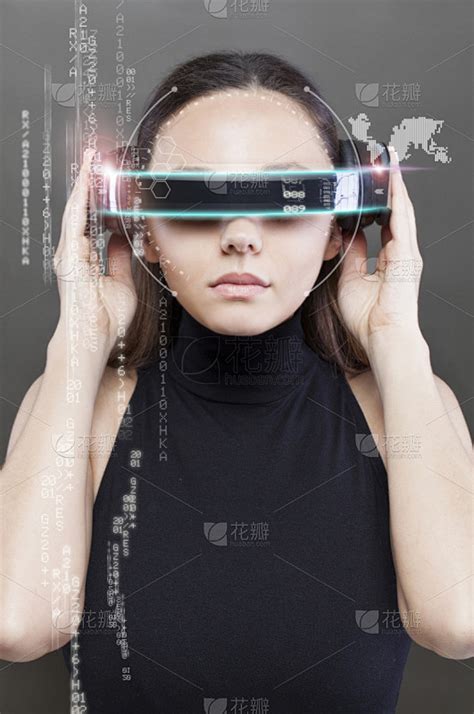 智能眼镜 女人 增强现实 未来 可穿戴设备 电子人 眼镜 垂直画幅 美 美人