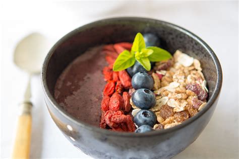 Super Simple Açaí Breakfast Bowl Recipe