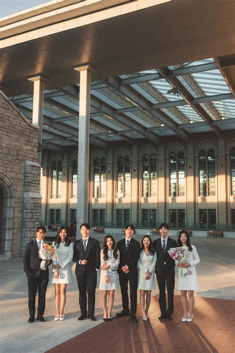 졸업스냅 고려대학교 8인 단체 졸업스냅 촬영 이벤트 사진 포트폴리오 크몽