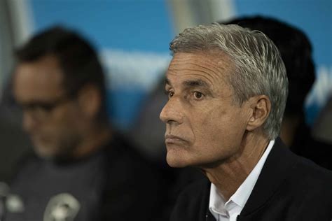 Luis Castro Aceita Proposta Do Al Nassr E Vai Deixar O Botafogo Líder