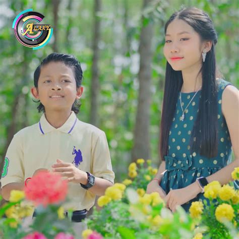 គន់មើលក្នុងសួន ផ្កាអ្វី Youtube Music