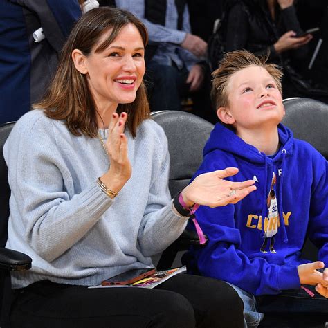 Jennifer Garner And Son Samuel Affleck Have A Slam Dunk Night Out