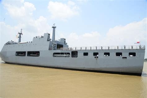 သွပ်အချပ်ရေ ၄ဝဝဝဝ ၊ ဆန်တန်ချိန် ၇ဝဝ ကျော် နှင့် စားနပ်ရိက္ခာများ တင်ဆောင်ထားသည့် စစ်ရေ ယာဉ် ၂