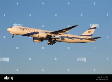 Boeing 777 aircraft -Fotos und -Bildmaterial in hoher Auflösung – Alamy