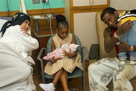 Hot Cardi B Speaks Out To Defend Offset And Reacts Unexpectedly To Her Husbands Apology