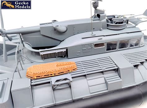 Gecko Models 135 Us Navy Patrol Air Cushion Vehiclepacv Late Production 35gm0101