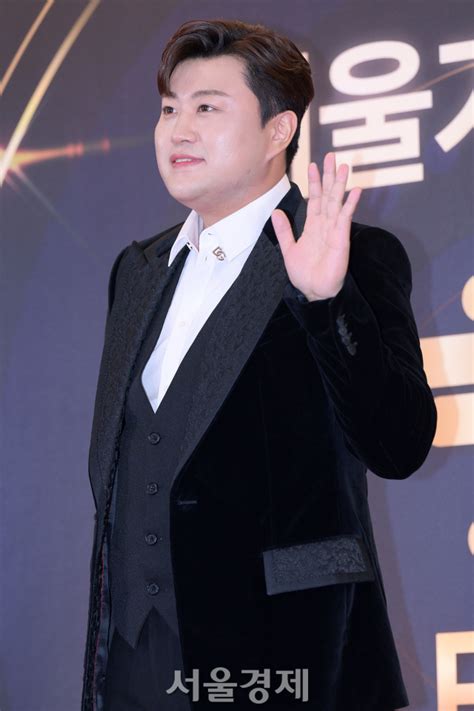 김호중 아리스 심쿵 Se★포토 서울경제