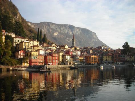 Como意大利湖varenna 库存照片 图片 包括有 沉寂 天空 历史 和平 拱道 城镇 房子 51031252