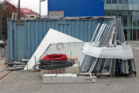 由于大流行期间的经济危机新建筑物的建设高清图片下载 正版图片506554484 摄图网