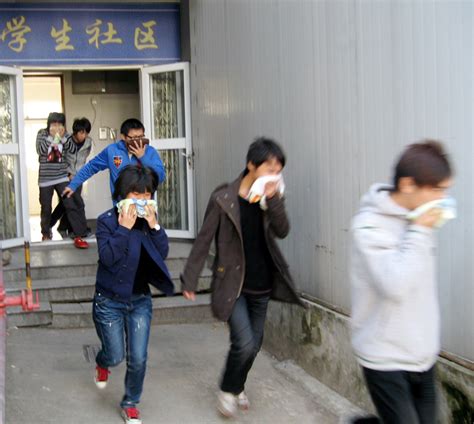 学校举行消防应急疏散演练 浙江国际海运职业技术学院