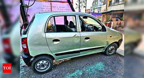 Gang Robs Man Gang Robs Man Damages Five Vehicles Manhunt Launched