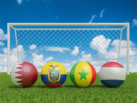 Balones De Fútbol En Colores De Banderas En El Campo De Fútbol