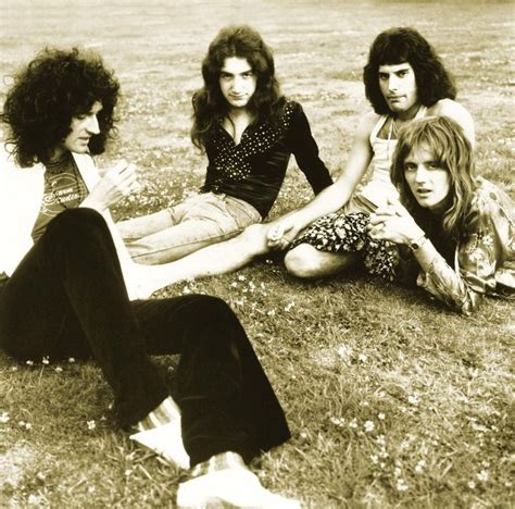La canción de Queen ideal para los que tienen MIEDO de amar Sonica