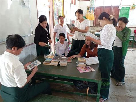 ဂွမြို့နယ်တွင် Mobile Library စနစ်ဖြင့် စာအုပ်စာစောင်များ အခမဲ့ ငှားရမ