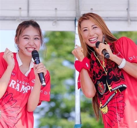 安井友梨さんのインスタグラム写真 安井友梨instagram「名古屋グランパスゲストポーズ Mcの城所あゆねさん ガッツお姉さん💗🌸