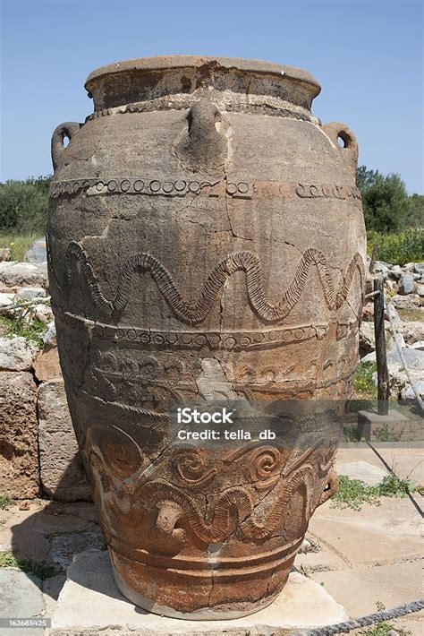 미노스 문명의 Pithos 궁 말리아 고고학 사이트 구마모토 0명에 대한 스톡 사진 및 기타 이미지 0명 고고학 궁전